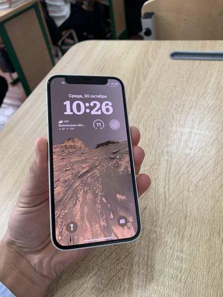iphone 12 mini ochilmagan xamayogi ishleydi barter bor