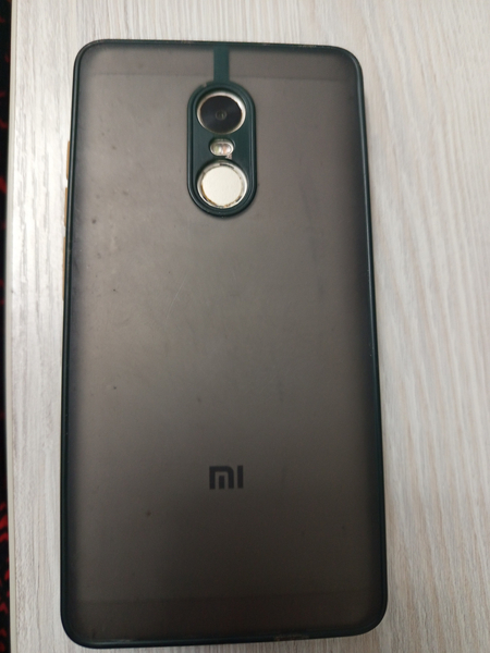 Продаю телефон рабочий Xiaomi