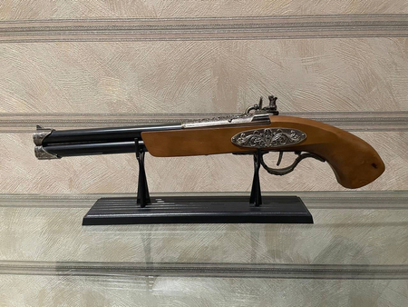 Подарочная зажигалка сувенир в виде ружья