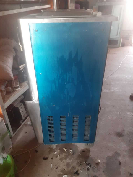 Freezer sotiladi