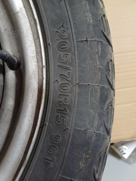 Продам комплект диски и шины на ниву