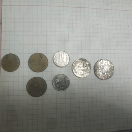 Монета (tanga) : 3, 5, 10, 20, 50 тийин