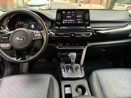 Продаю Kia Seltos 2021 г.в.