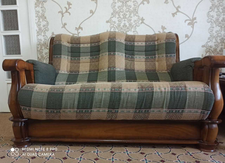 Продам диван, средний диван и 2 кресло