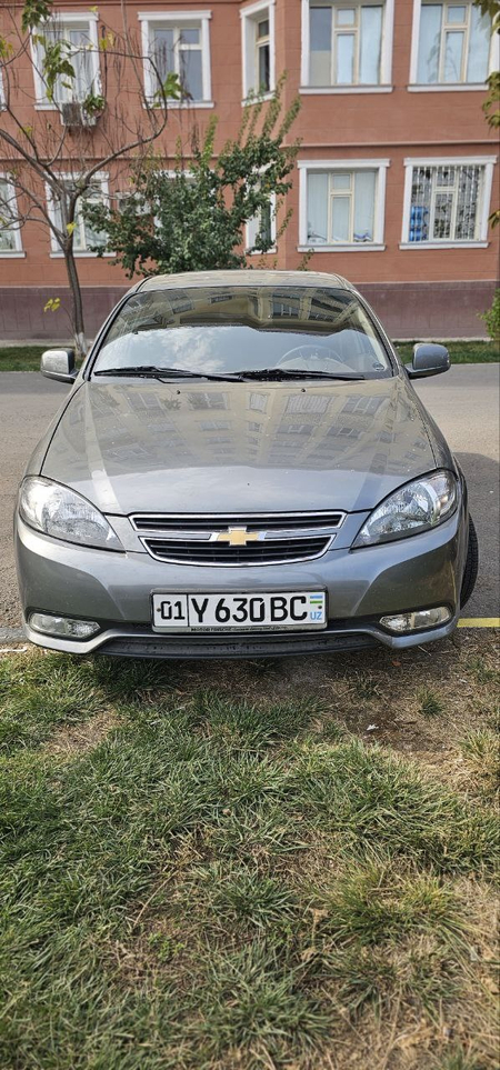 Продам свою Gentra