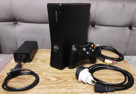 Продам Xbox 360 Slim 250GB. Прошивка LT 3.0 + FREEBOOT. 20+ игр
