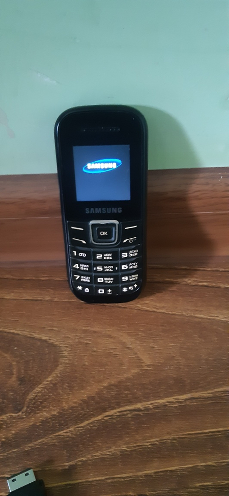 Samsung  GT-E 12-00