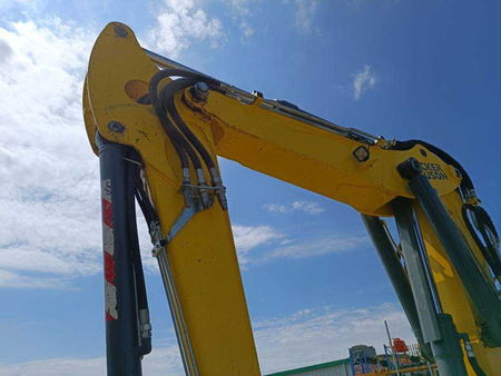 Колесный гидр. Экскаватор „WACKER NEUSON“ ET100