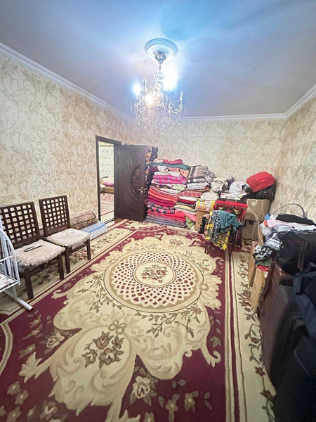 4 хонали Берунийда 8- каватда срочно сотилади, майдони 105 м2, панель