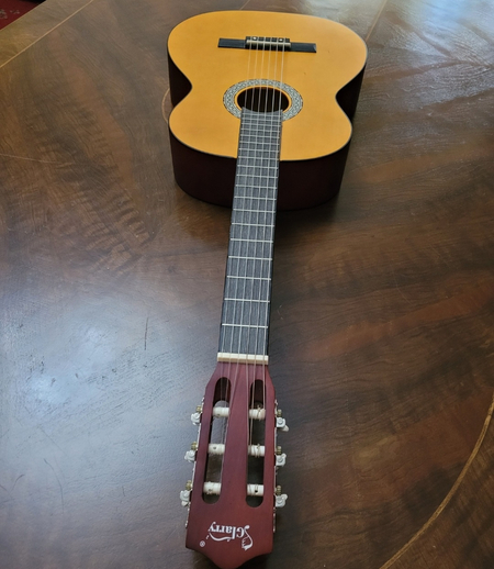 Gitara Glarry yengi