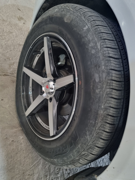 Lacetti avtomashinasi sotiladi