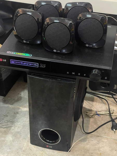 Philips home theater. Xolati yangiday, kam ishlagan.