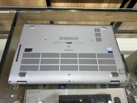 DELL Precision Intel Core i7-10610U озу8гб 256ssd Nvidio Quadro P520
