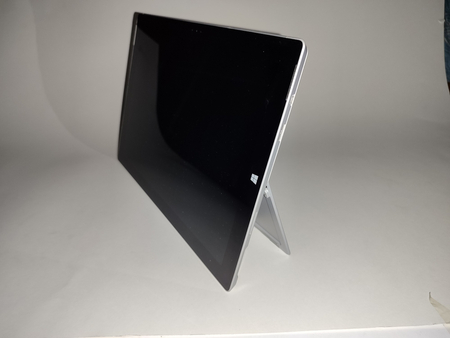 Продается Microsoft Surface Pro 3 Sotiladi