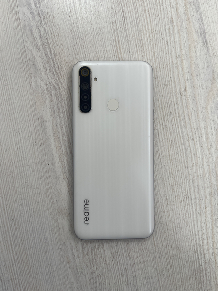 Realmi 6 телефон холати яхши айби йок срочно сотилади
