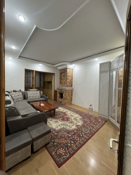Oybek metro yonida 3 xonali hamma sharoitlar bor lubboyiga 600$