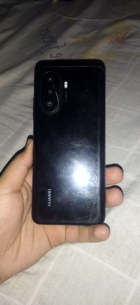 HUAWEI nova Y70 holati yaxshi