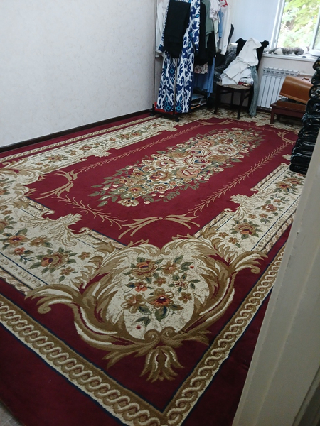 Ковёр в хорошем состоянии