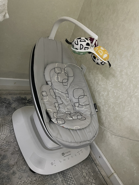 Электронная люлька последного поколения. 4moms mamaRoo