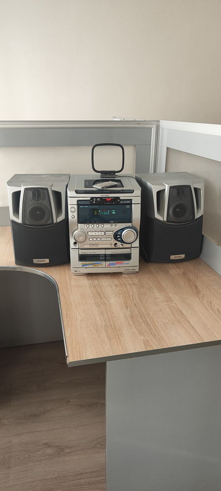 Продается музыкальный центр AIWA