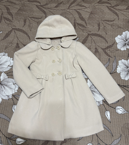 Пальто для девочки 8-9 лет