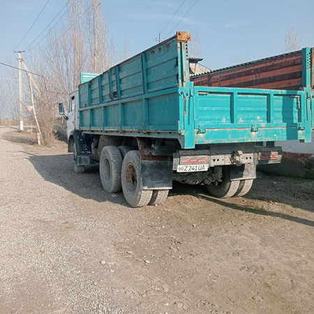 Kamaz srochni sotiladi