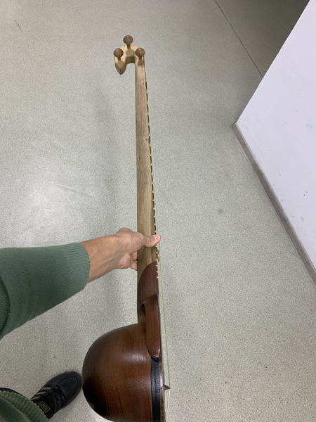 Qashqar rubob Sotiladi