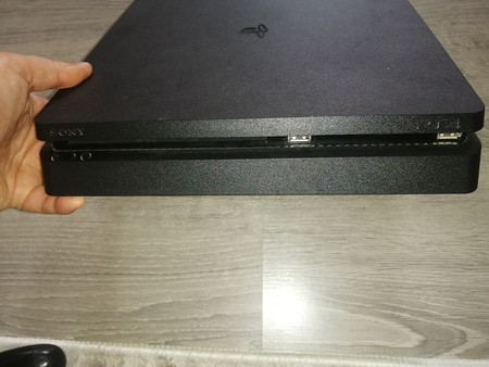 Продаётся Плейстейшн PS4