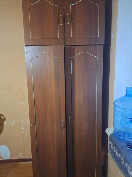 Spalniy Mabel Kravat ikki kiwilik 1ta wkaf 1ta teremo Yana wkaf bor