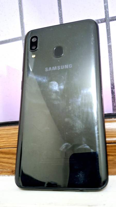 Samsung A20 продаётся.