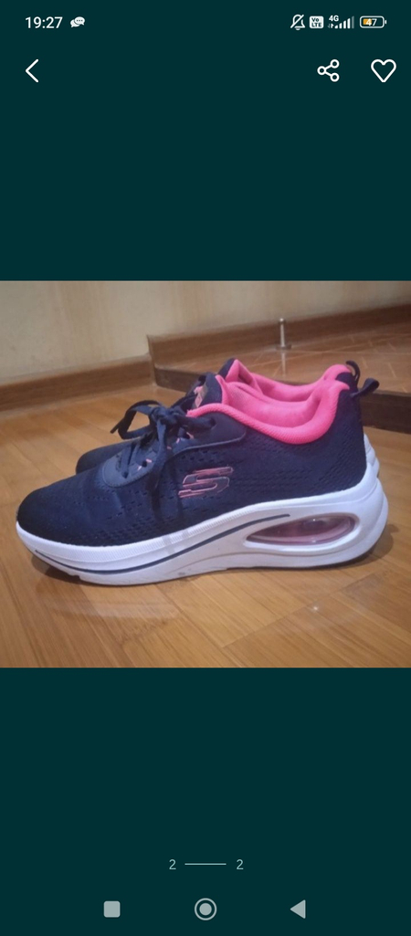 Срочно недорого новые кроссовки Sketchers