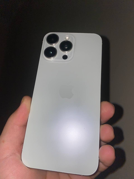 Iphone 15 pro max ideal 100%