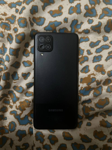 Samsung a12 sotilad
