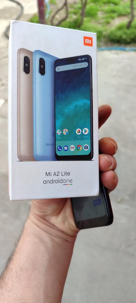 Продаётся телефон б/у. Mi A2 lait