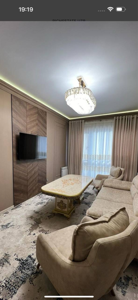 Срочно продаётся с мебелью техникой
