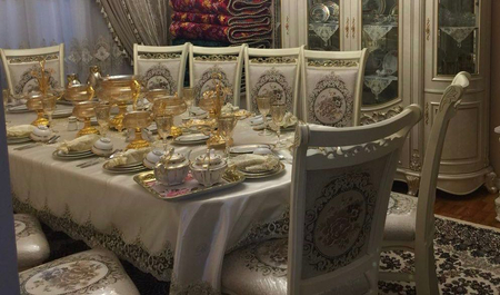 Продается мебель стол стулья