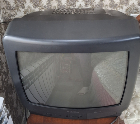 TV Goldstar, rangli.