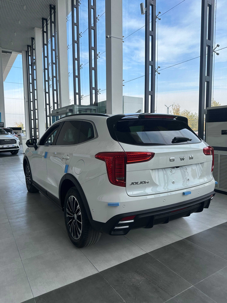 HAVAL JOLION 1.5T Samarqandagi avtosalonda
