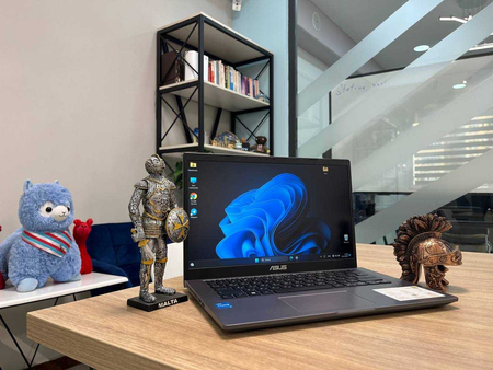 Laptop (Business Class) 14-inch, core i3. SSD 256, 10th Generation.
