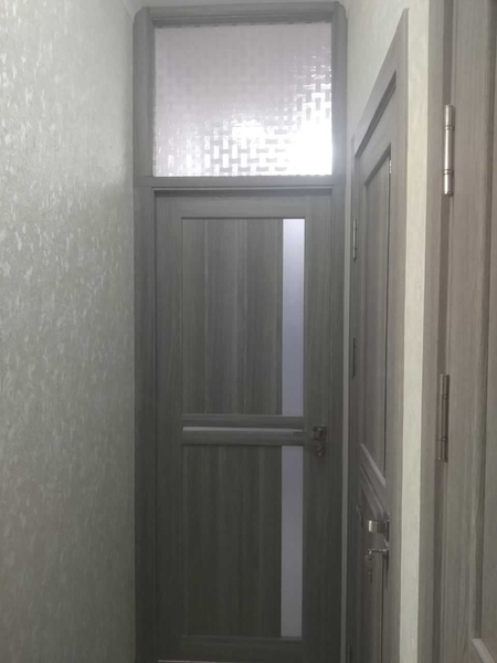 Установка межкомнатных дверей любой сложности.