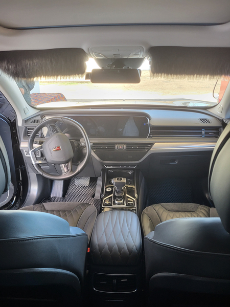 Hongqi sedan full varyant