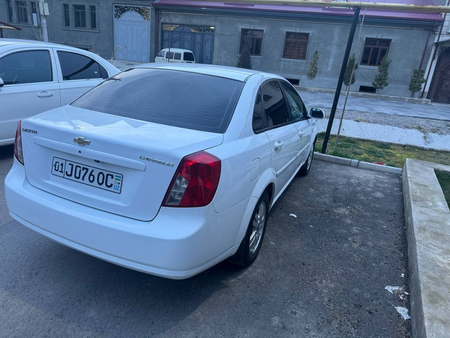 Lasetti 1.8 mexanika uzimni moshinam oq gaz bor 3pk