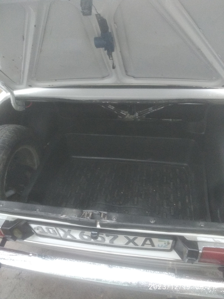 Vaz 2106 sotiladi