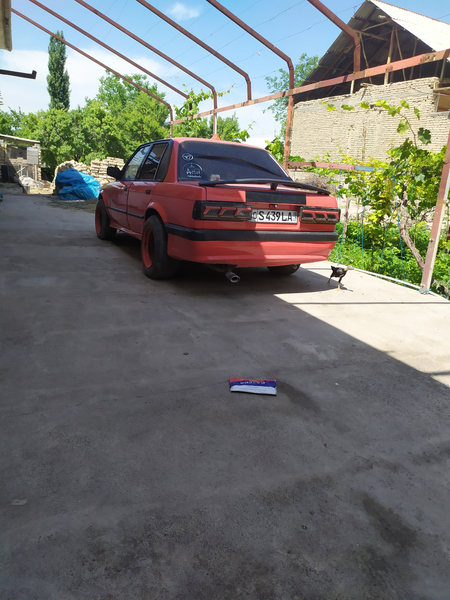 Sotiladi bmw e30