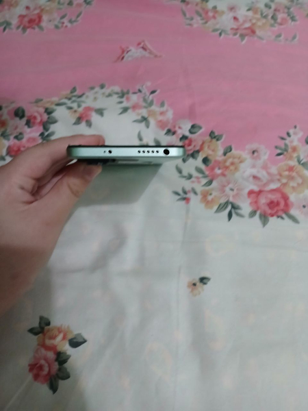 Redmi not 12s kam ishlagan karobka dakument bor ideal holatda 256 pami