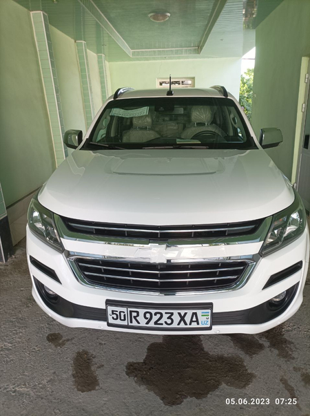Сдаю в аренду автомашины внедорожники