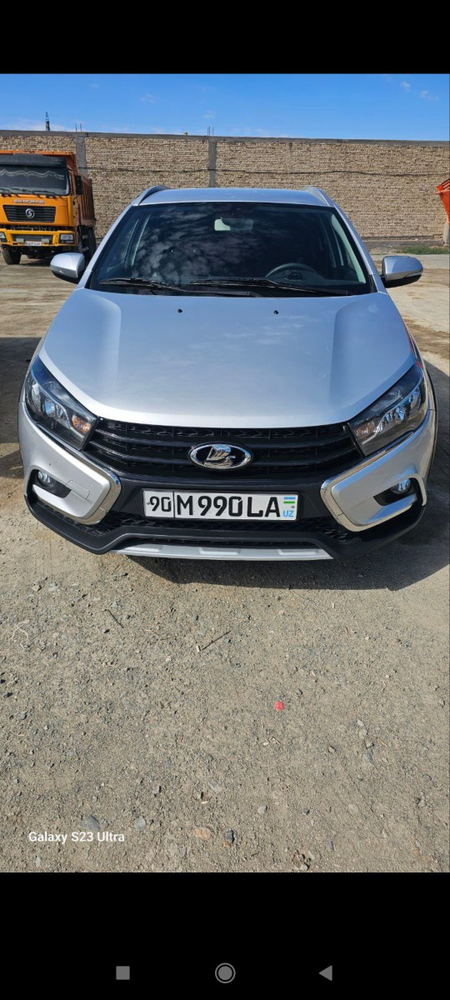 Lada Vesta cros sotiladi