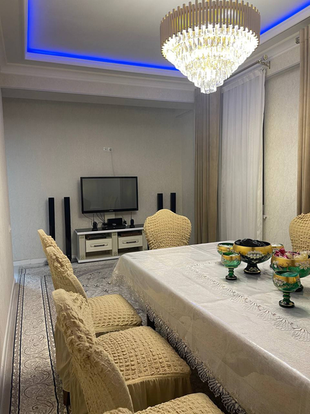 XON SAROY 19 KV.  3 xonali dom Srochna Sotiladi