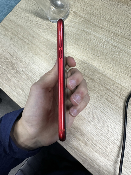Продам Iphone XR 64GB