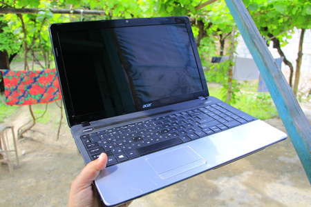 Ноутбук Acer ozu 4 gb 320gd hdd battery 2.3 soat atrofida